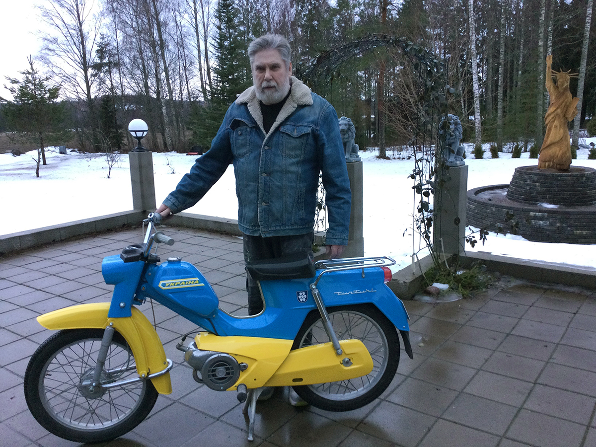 Ukraina-pappamopo kerää varoja hyväntekeväisyyteen | Pointti