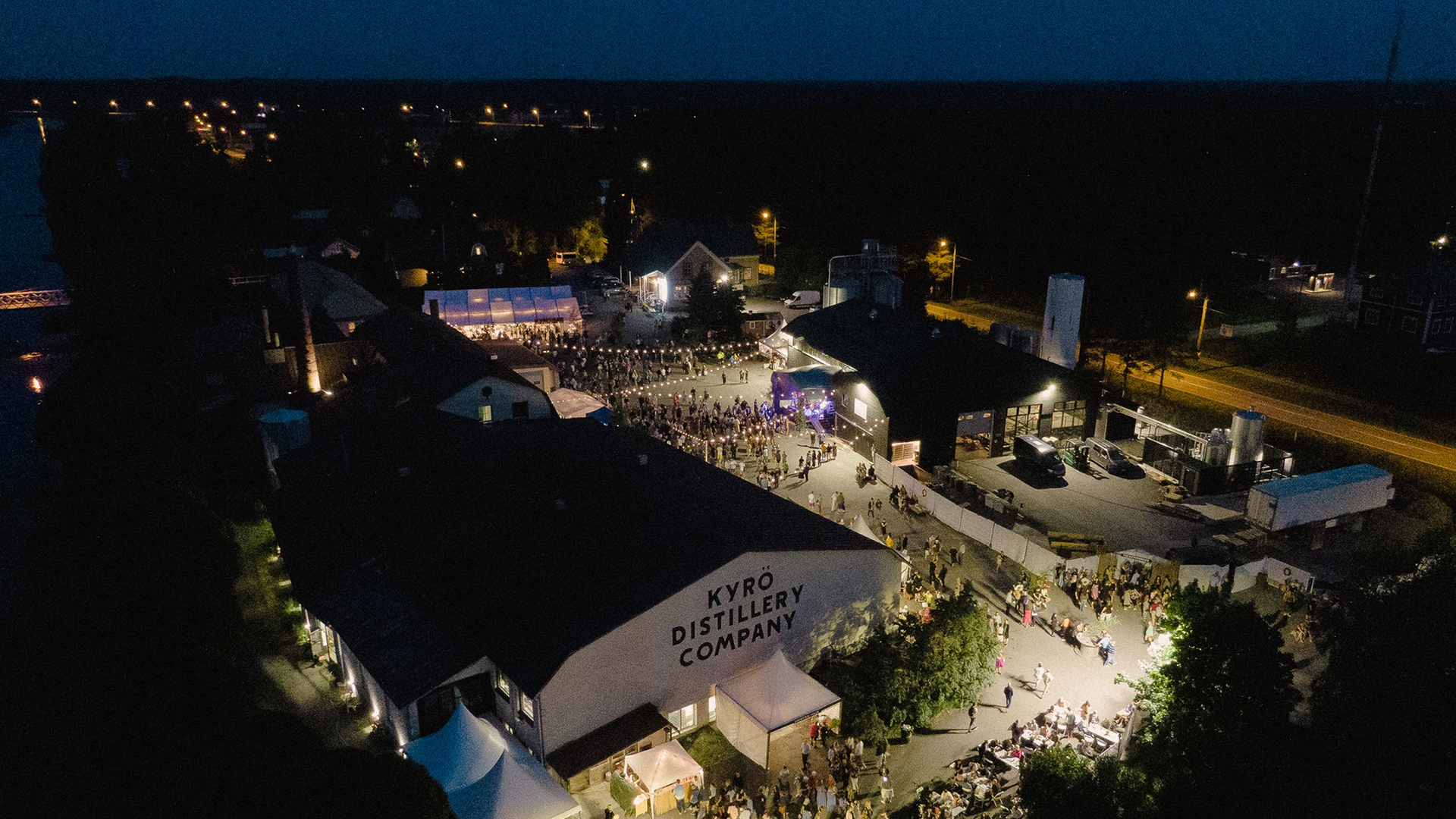 Kyrön tislaamolla kerätään varoja hyväntekeväisyyteen - Pointti