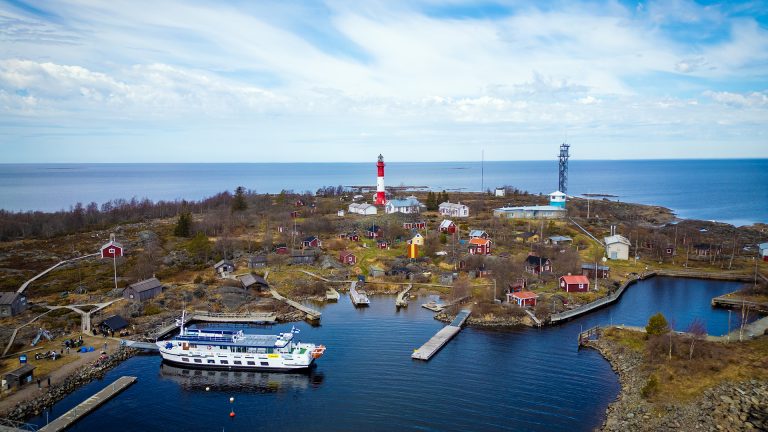 Tuulia designin tuunausprojektit - Pointti